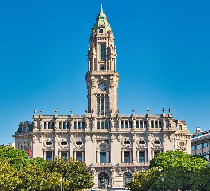 Avenida dos Aliados à Porto : Guide Complet du Cœur Culturel de la Ville