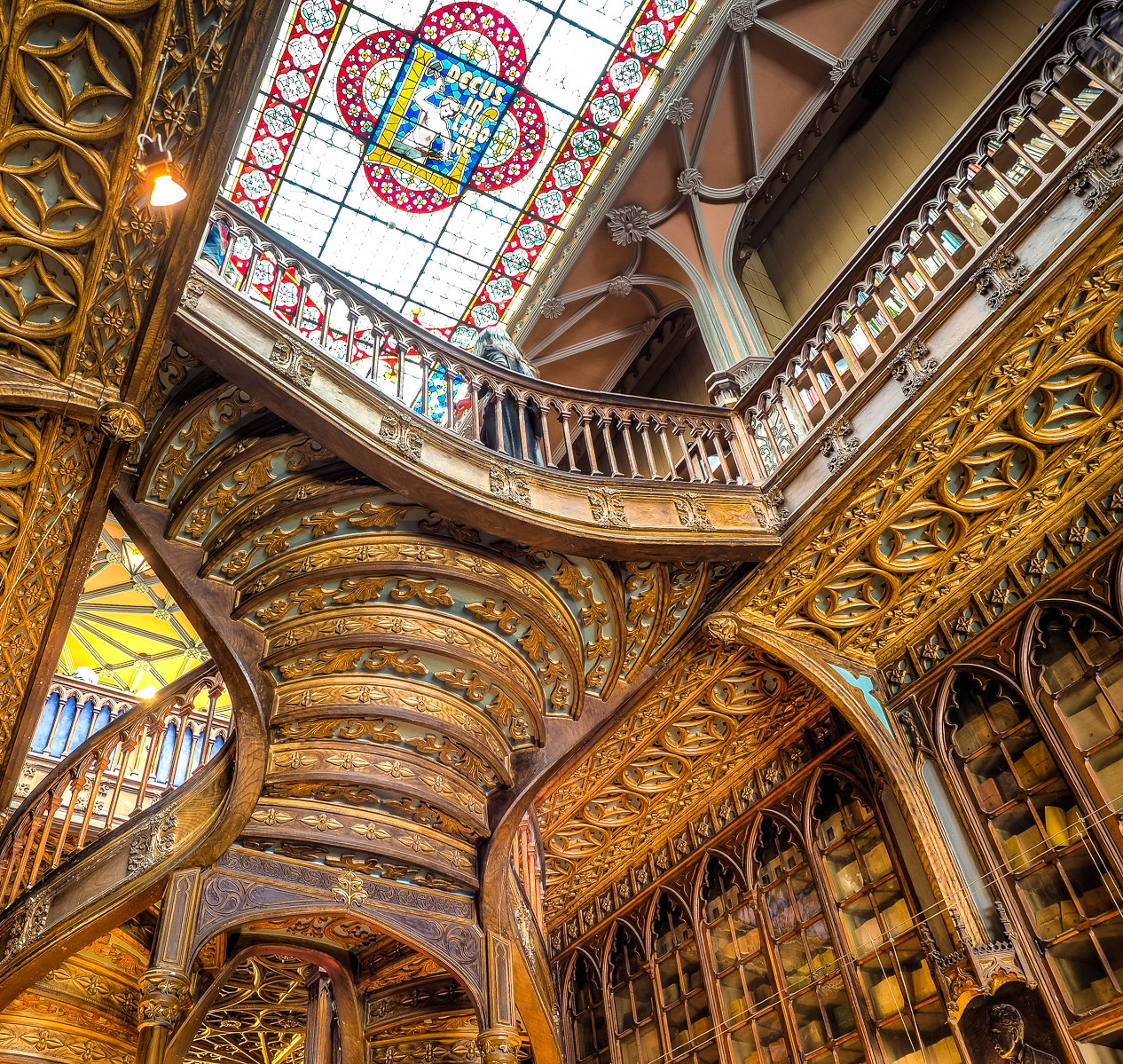 Librairie Lello à Porto : Une Merveille Architecturale et Littéraire