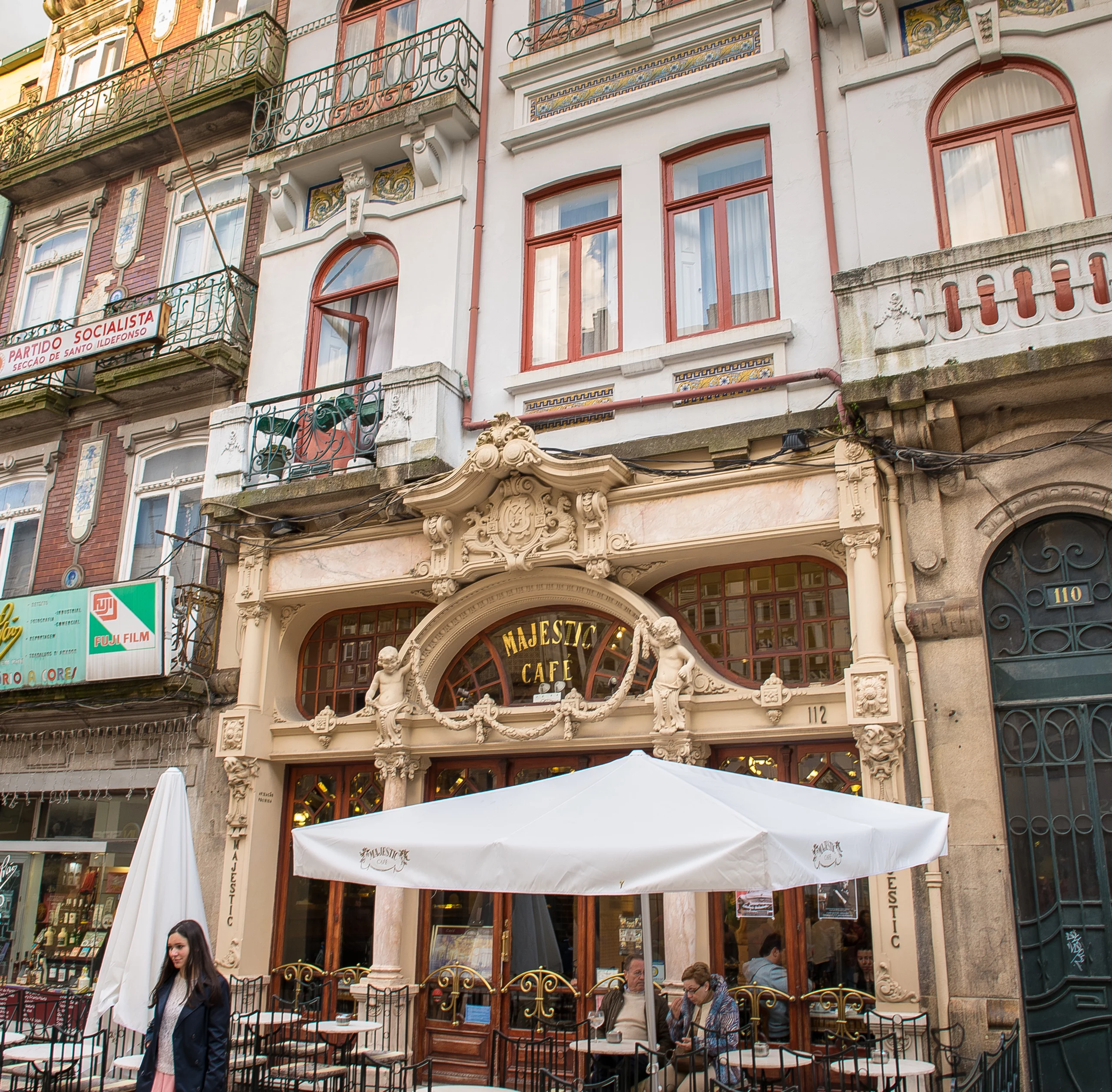 Majestic Café à Porto : Immersion dans le Plus Beau Café de la Ville